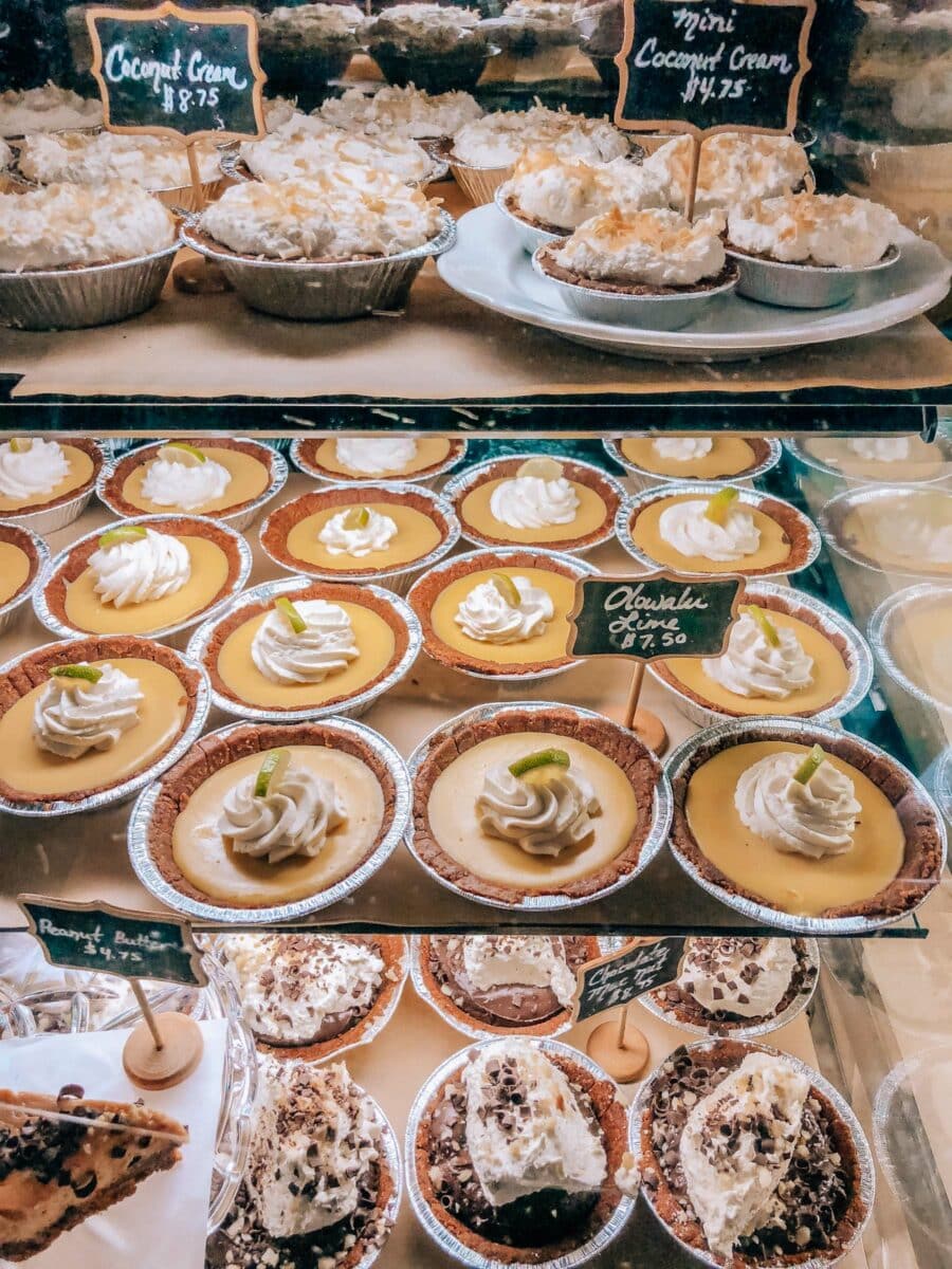 BEST Breakfast in Maui: 8 Can't-Miss Restaurants