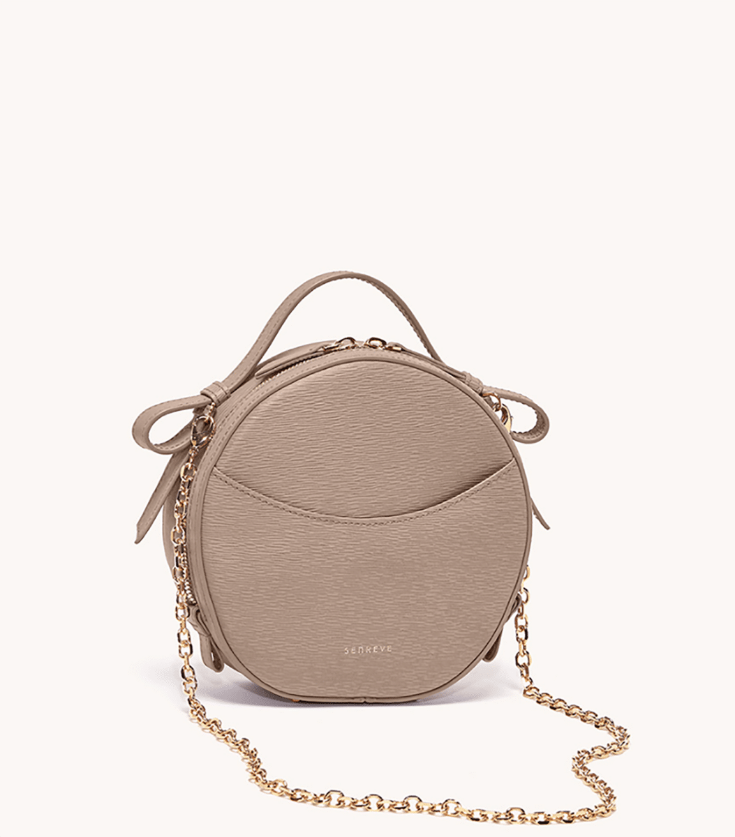 11 Best Purses for Travel in Europe