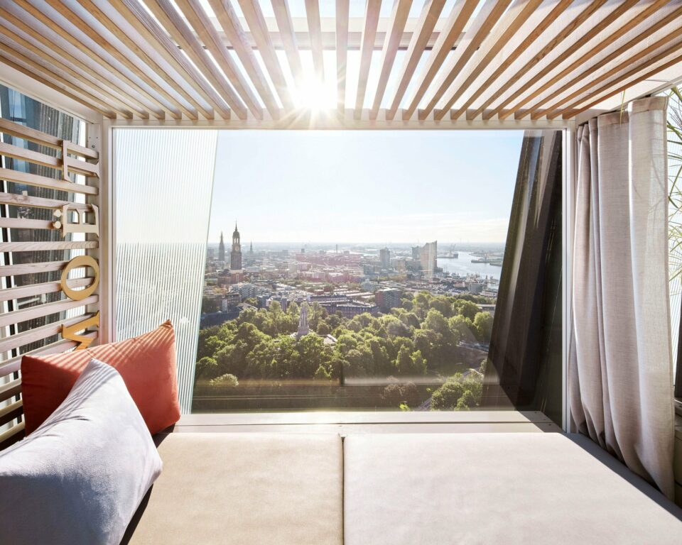 Rooftop Bars in Hamburg: The 7 BEST Places to Visit