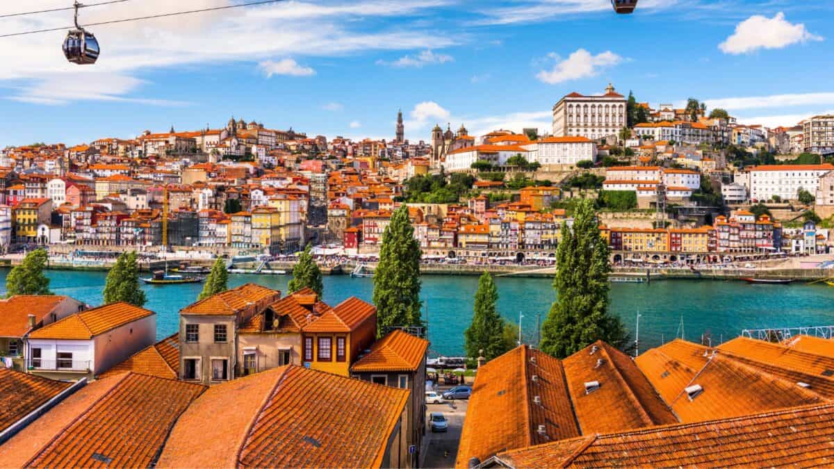 23 BEST Remote Work Destinations in 2024