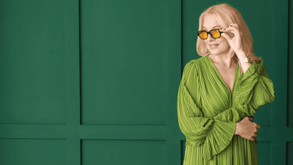 15 Outfit Mistakes Making You Look Years Older