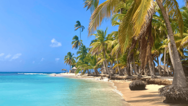 14 Tropical Retirement Places for a Never-Ending Vacation