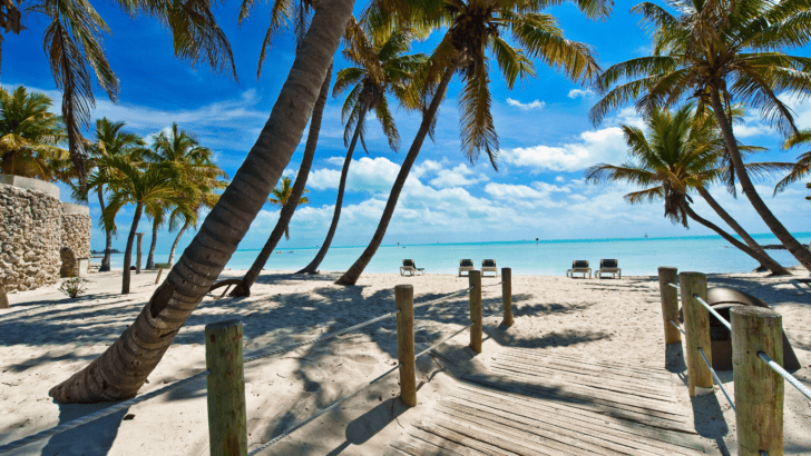 14 Tropical Retirement Places for a Never-Ending Vacation