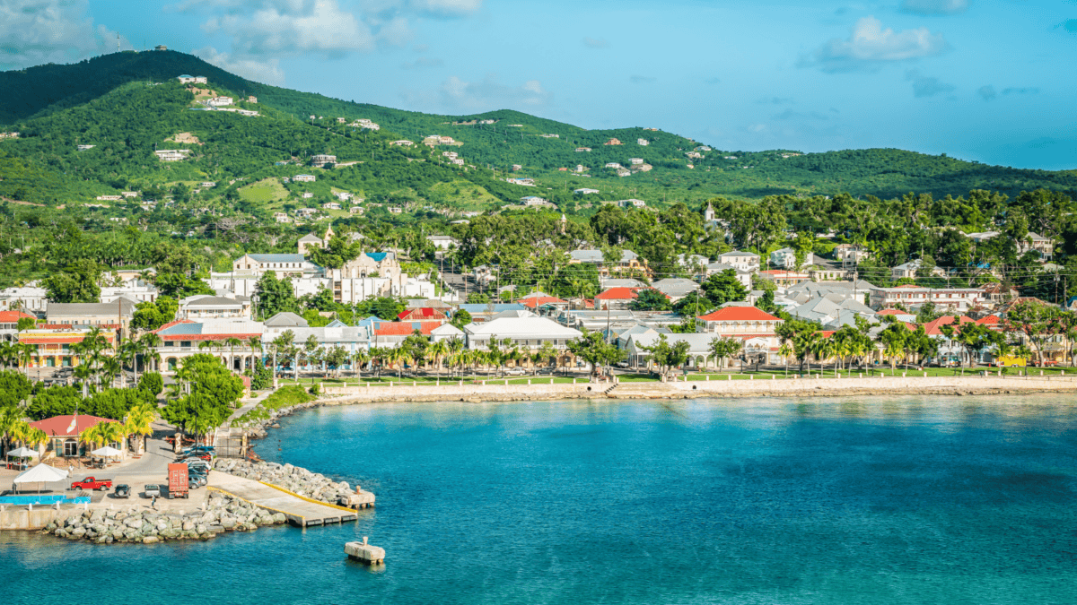 14 Tropical Retirement Places for a Never-Ending Vacation