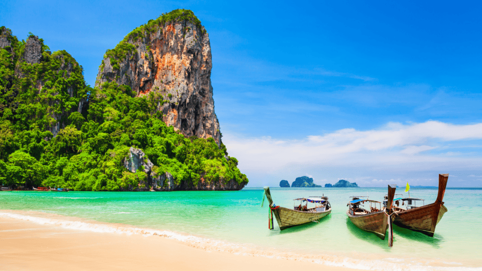 14 Tropical Retirement Places for a Never-Ending Vacation