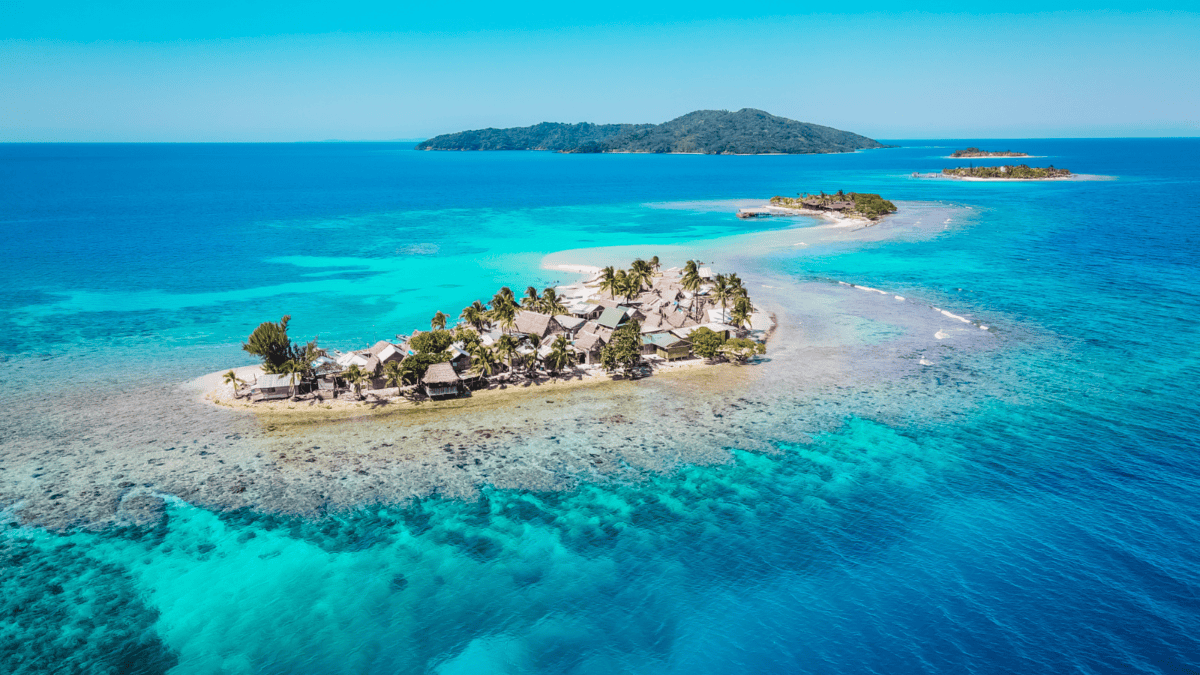 14 Tropical Retirement Places for a Never-Ending Vacation