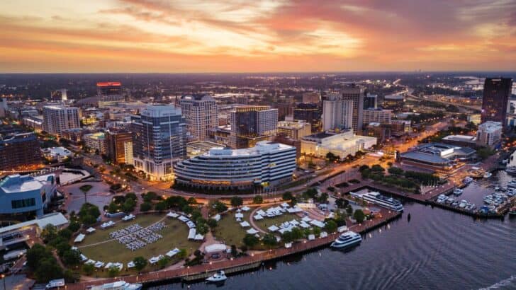 10 Worst US States To Live In, According To Experts - What The Fab