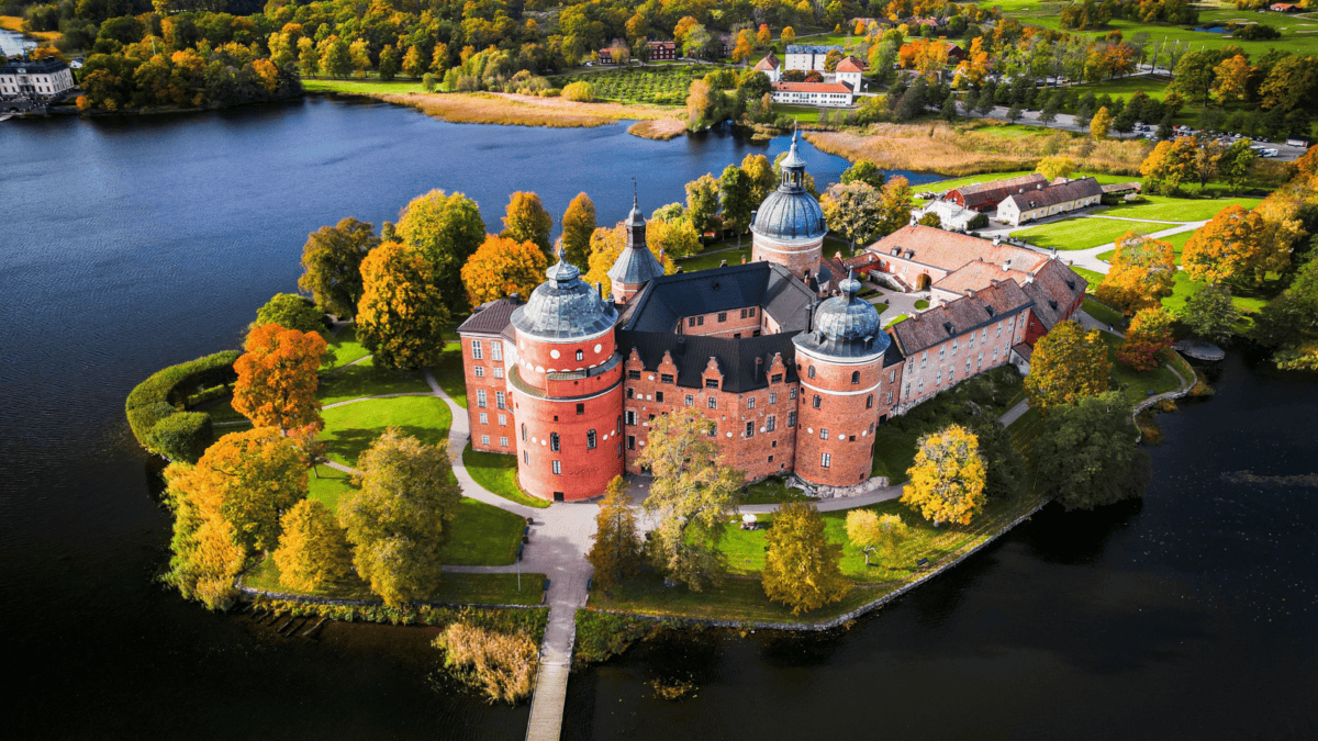 16 Breathtaking Castles in Europe to Step Back in Time