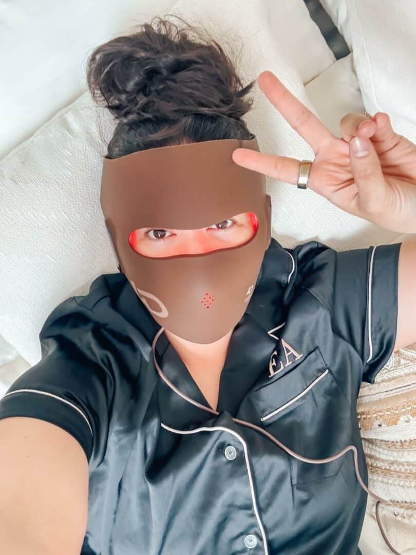 JOVS 4D Laser Light Therapy Mask Review: Pros + Cons